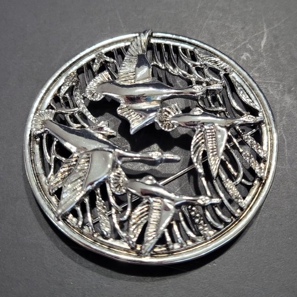 Sarah Coventry | Jewelry | Vintage Sarah Coventry Flight Geese Duck Brooch Pin Silver Tone ...